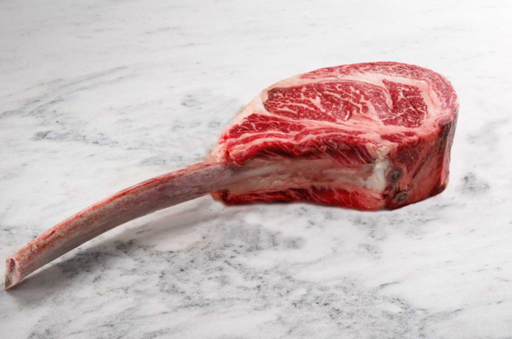 Prepara la tua tomahawk per un esperìenza a tavola su cui investire